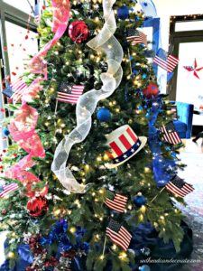 Patriotic Christmas Tree - Redhead Can Decorate